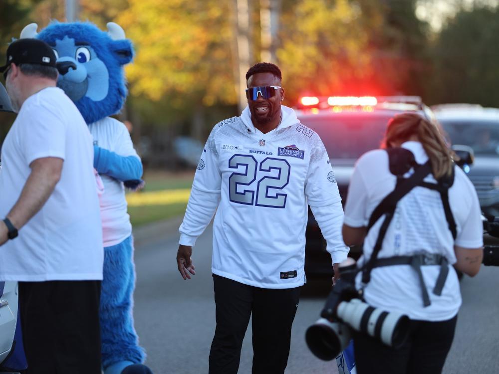 Former Bills Player Fred Jackson Participates in JHS Homecoming ...