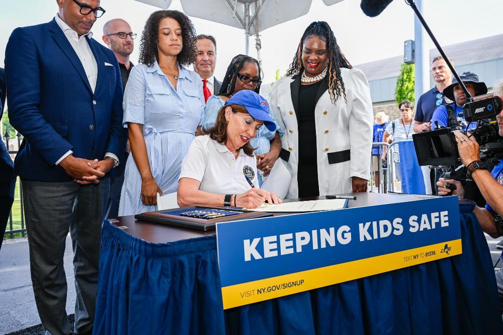 Hochul Signs Desha's Law, Ensuring Plans for Cardiac Emergency Response ...